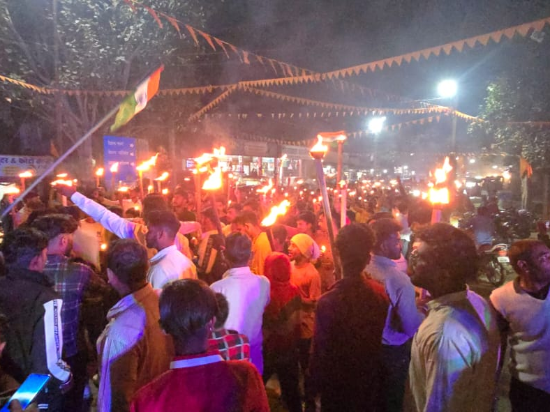 Candle rally held on the fifth anniversary of Pulwama attack | पुलवामा ...