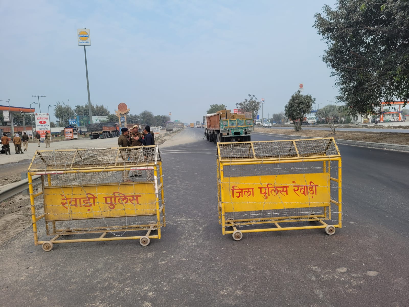 IG Umesh Chandra Dutta reached Shahjahanpur border | आईजी उमेश चंद्र ...