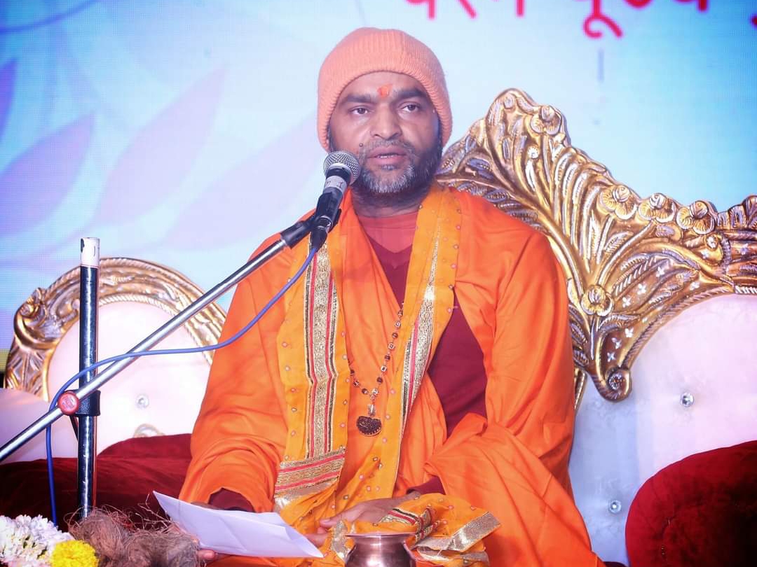 Saint Uttam Swamiji gave guidance on the role of youth in making the ...