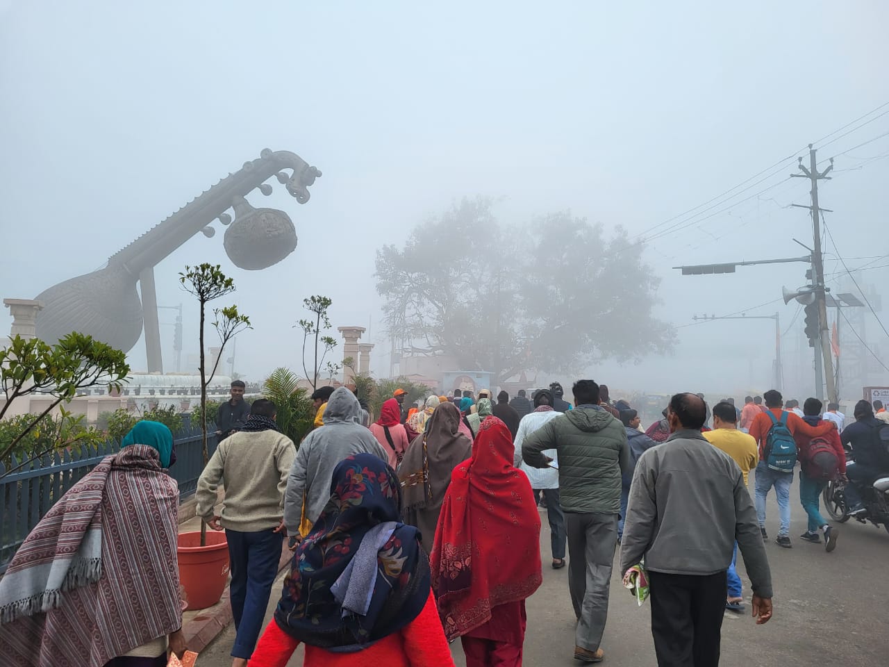 Weather updates Dense fog in Lucknow, visibility down Weather has taken ...
