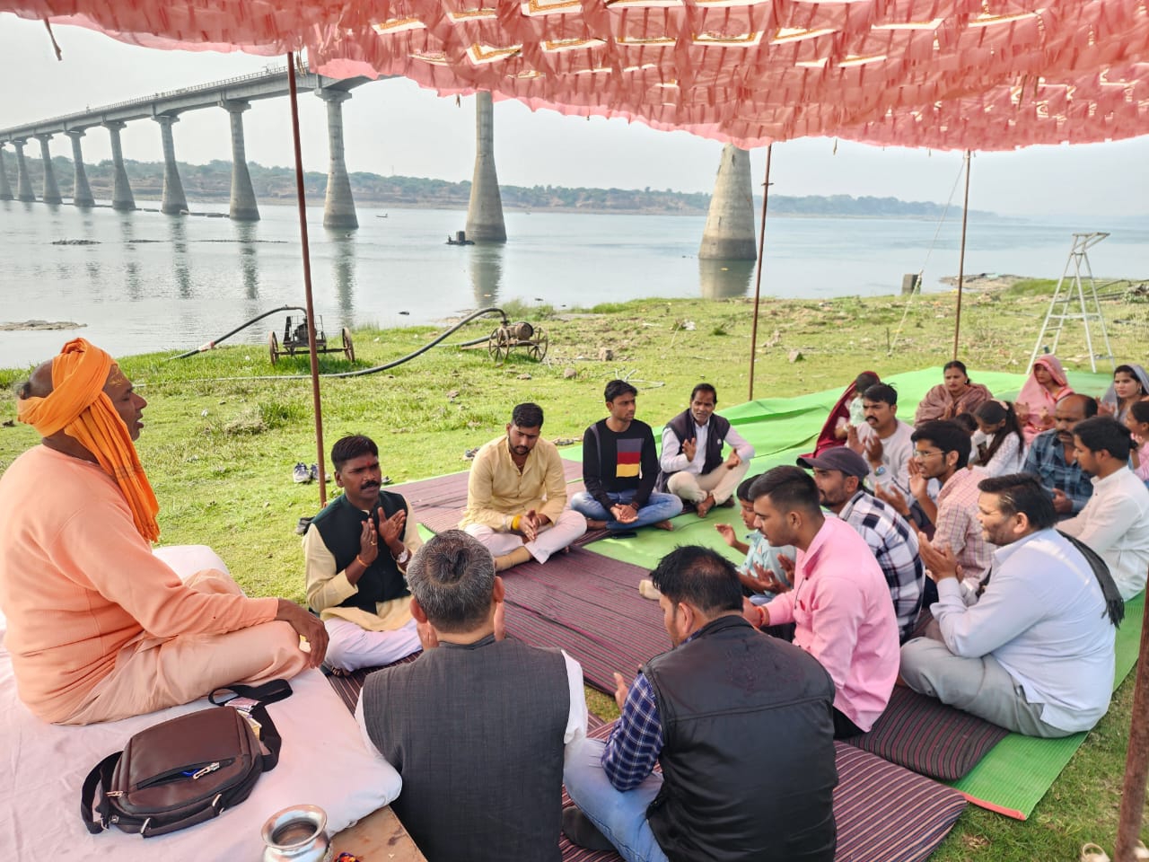 Shankaracharya Bhakta Mandal celebrated the opening day of Narmada in ...