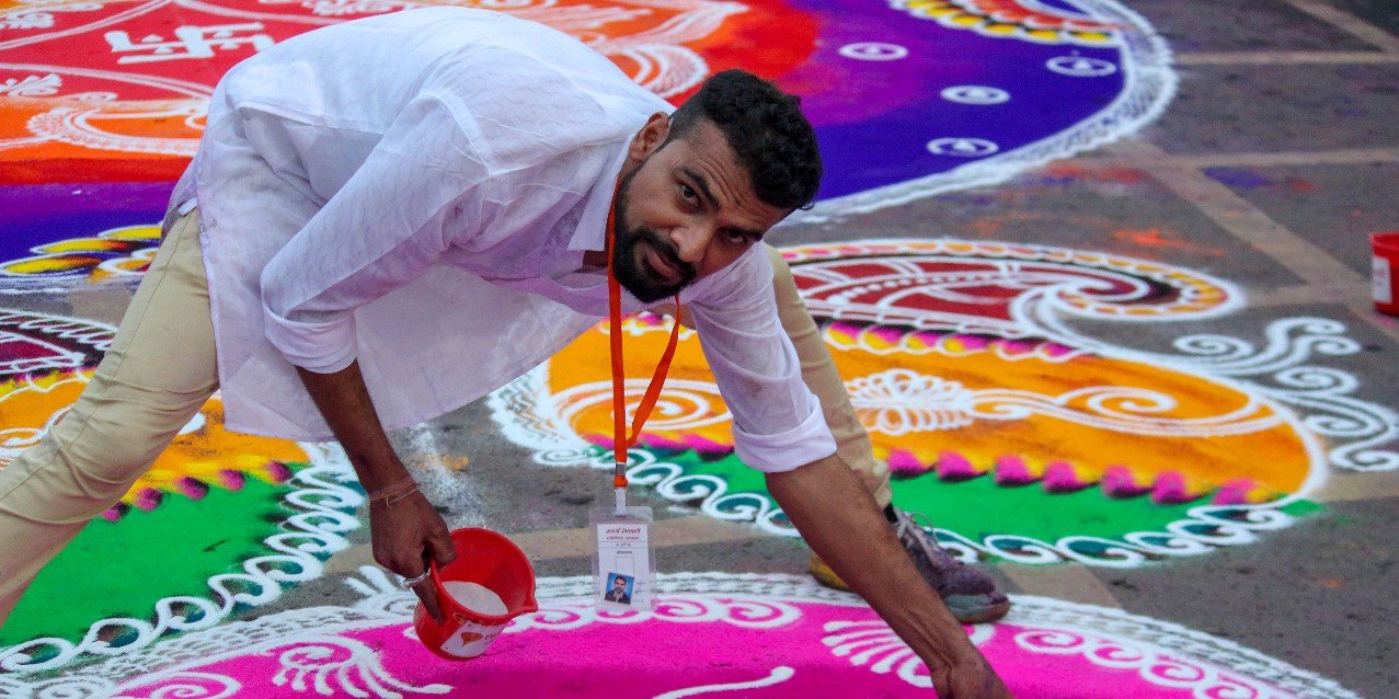 Meet India's fastest rangoli artist Rahul Swami, who is making rangoli ...