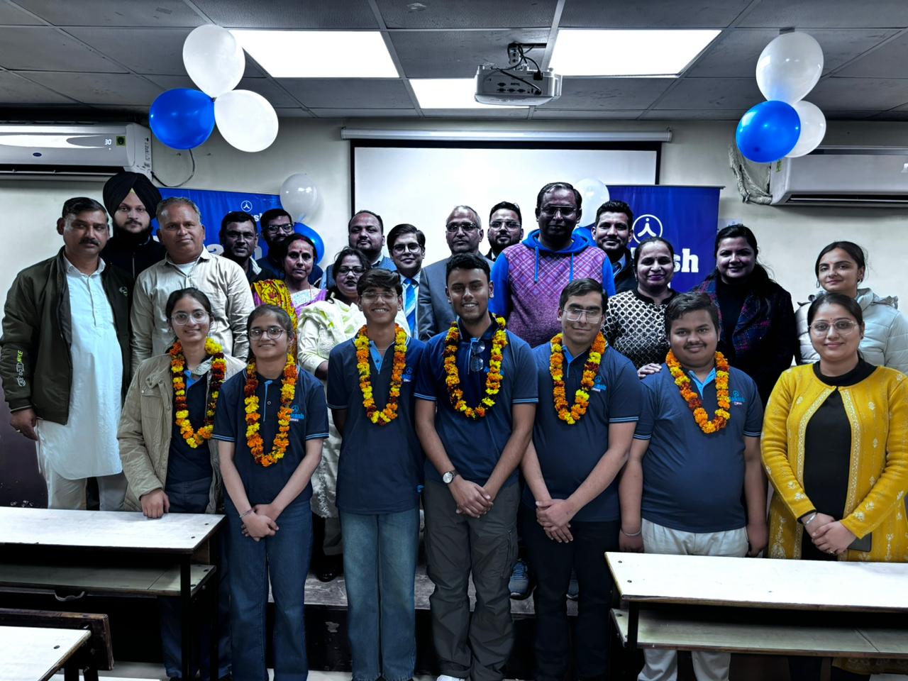 11 students of Akash Byjus score excellent marks in JEE Mains | आकाश ...