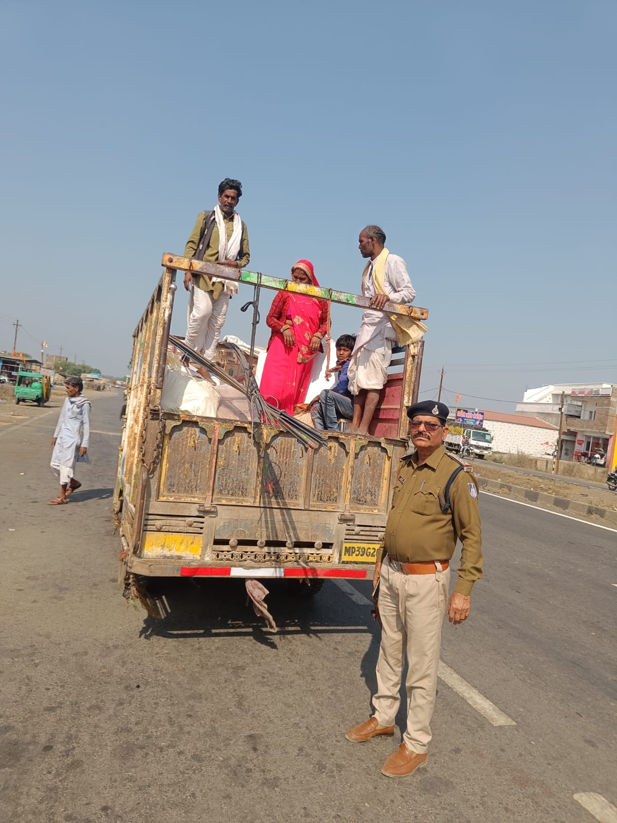 Vehicle Checking Campaign: Challans made for 6 vehicles for overloading ...