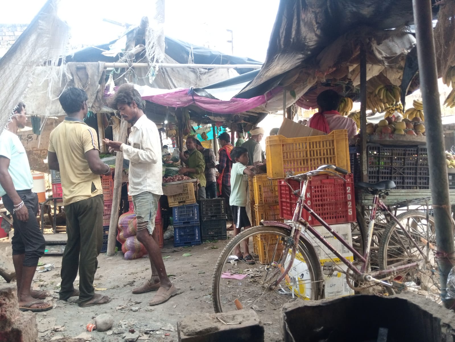Vegetable market is being set up in the town market instead of the ...