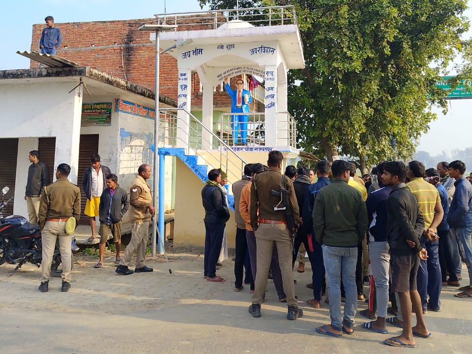 Statue of Dr. Bhimrao Ambedkar damaged in Mardah | मरदह में डॉ. भीमराव ...