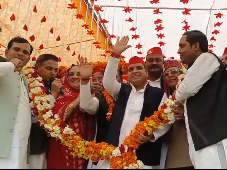 Former SP MP Dharmendra Yadav reached Kasganj | कासगंज पहुंचे सपा के पूर्व सांसद धर्मेंद्र यादव ...