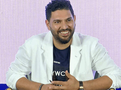 Former cricketers Yuvraj singh congress leader Navjot singh Sidhu joining BJP discussion ...