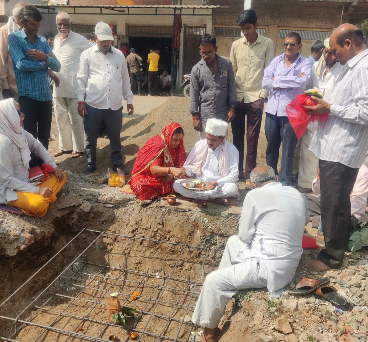 Bhoomipujan performed for the construction of Lakshmi Narayan temple | लक्ष्मी नारायण मंदिर ...