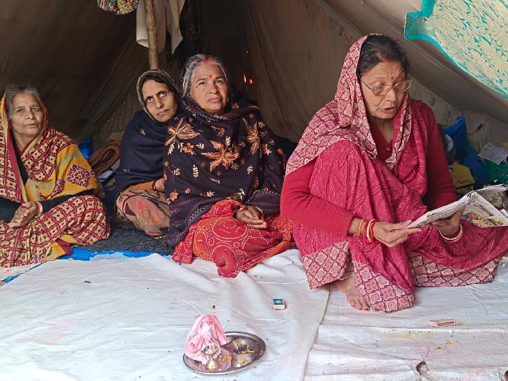 Maghi Purnima today, devotees taking bath in Sangam
