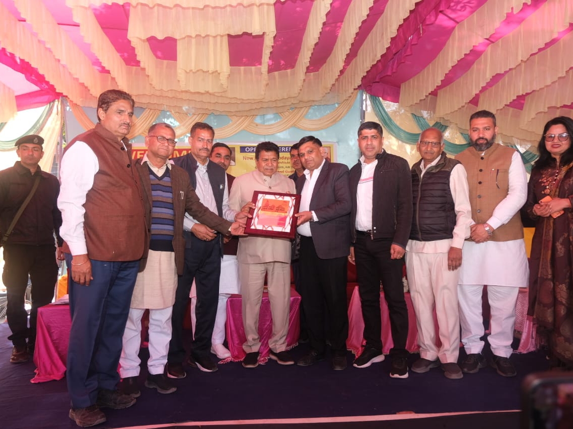 Panchkula Adarsh Market 132 shopkeepers got permanent shops, MLA Gyan ...