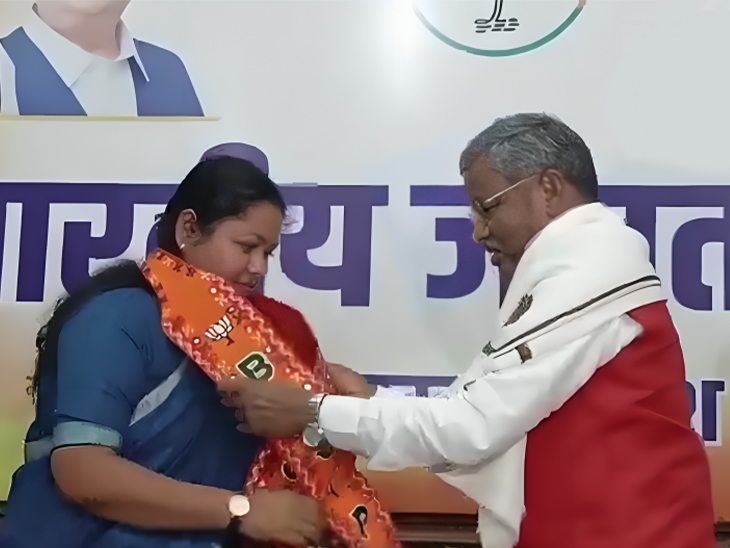 Congress MP Geeta Koda joins BJP | कांग्रेस सांसद गीता कोड़ा बीजेपी में ...