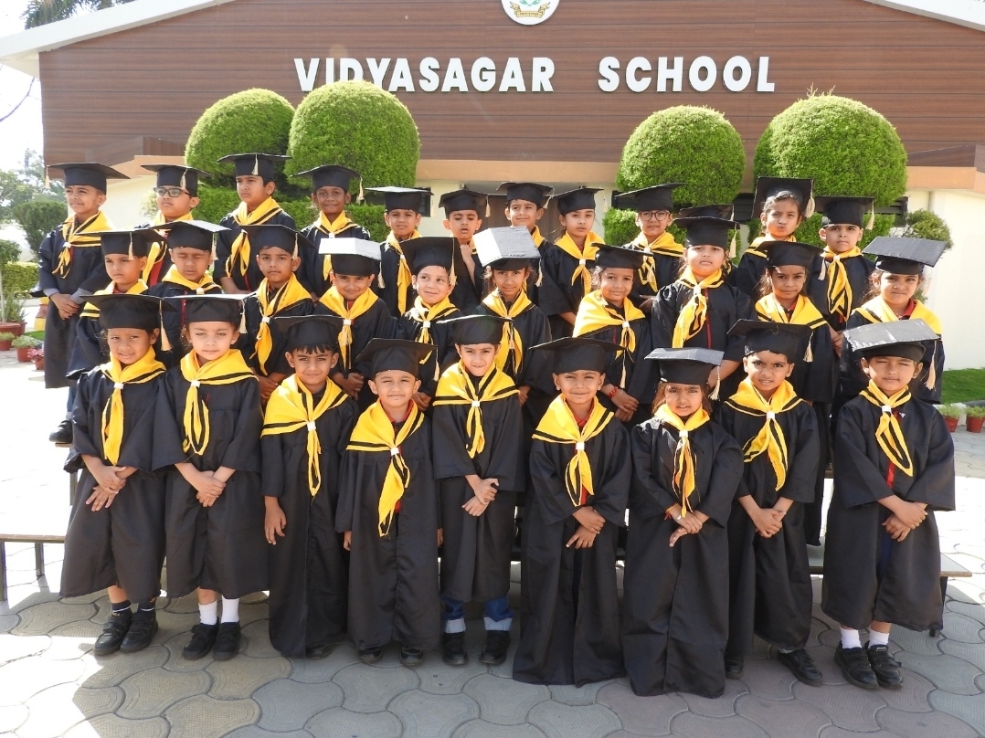 Graduation Ceremony-2024 organized at Vidyasagar School, Indore ...