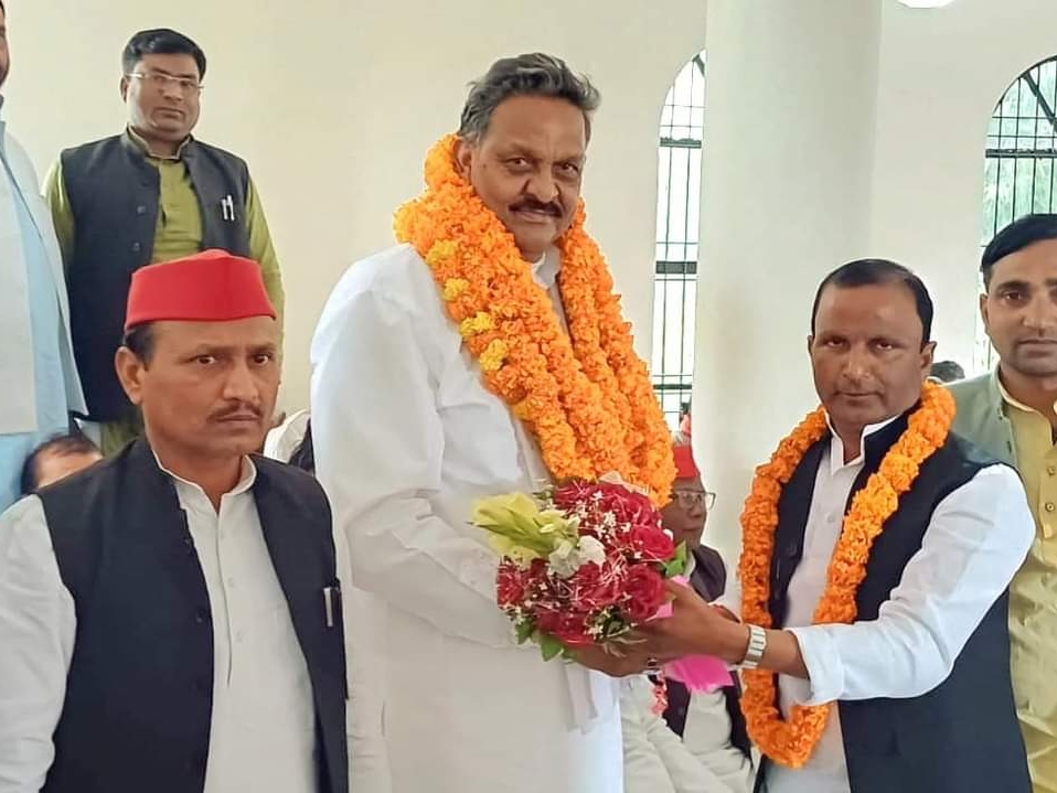 Afzal Ansari reached Ghazipur SP office after becoming candidate ...