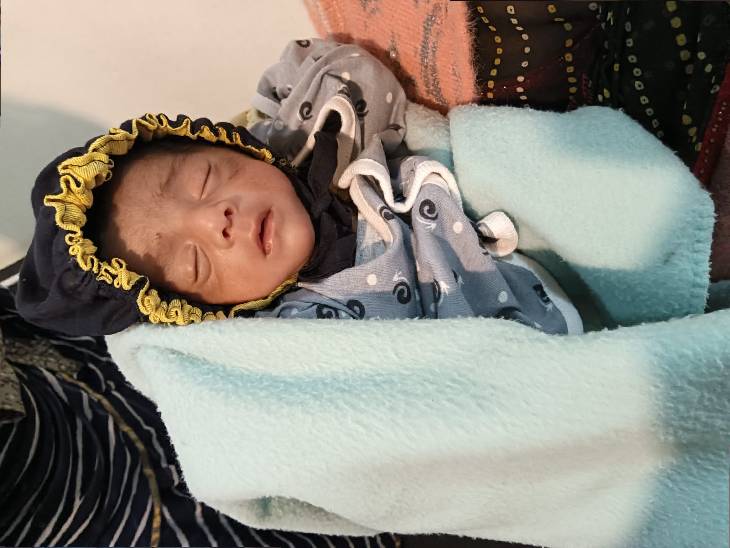 New life given to 700 gram premature baby