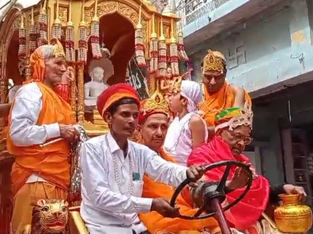 Statues of Lord Parshvanath and Mahavir Swami installed | भगवान ...