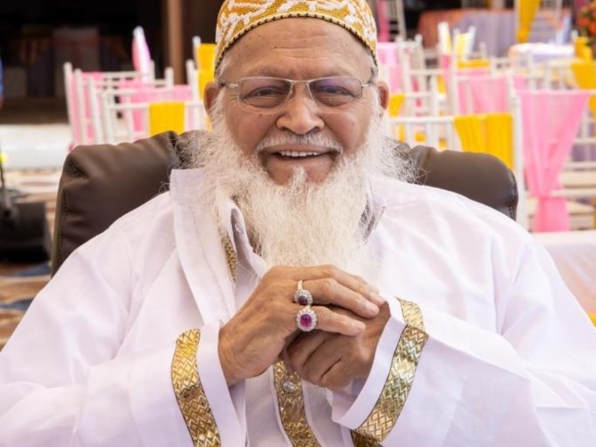 Social worker Babu Bhai Mahidpurwala passes away in Indore