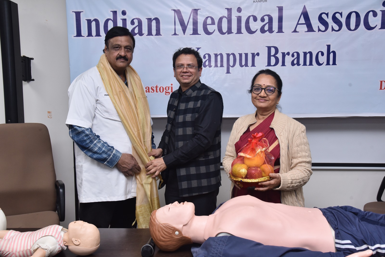 Common people learned the method of giving CPR | कानपुर में समान्य ...