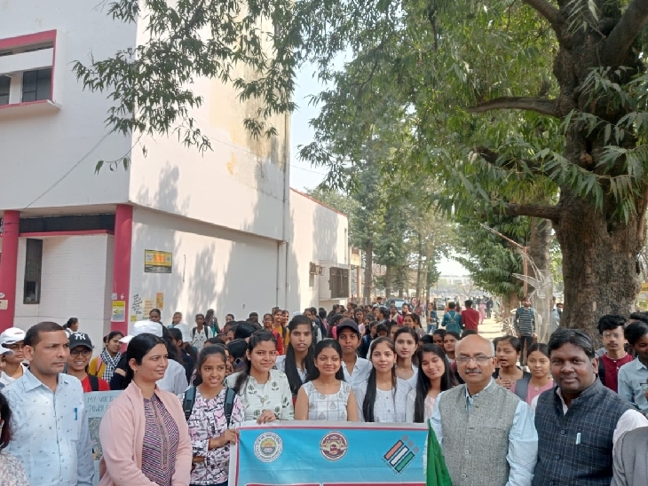 DDU's NSS unit launched voter awareness campaign | DDU की NSS इकाई ने ...