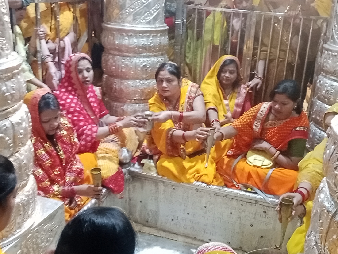 Haldi ceremony of Mata Gauri completed in ancient Budhenath temple ...