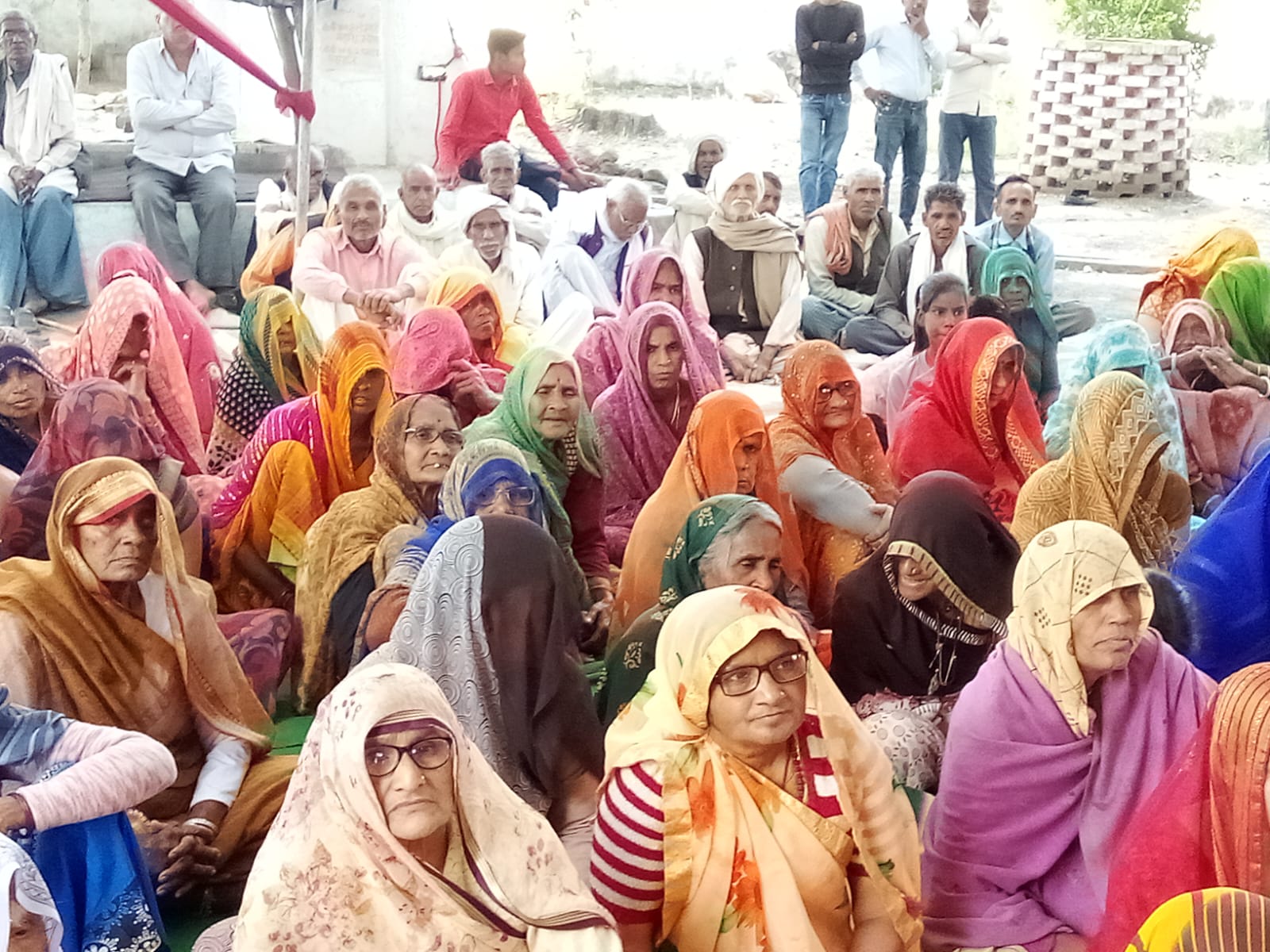 'Helping others in trouble is a virtuous act' | 'मुसीबत में दूसरों की ...