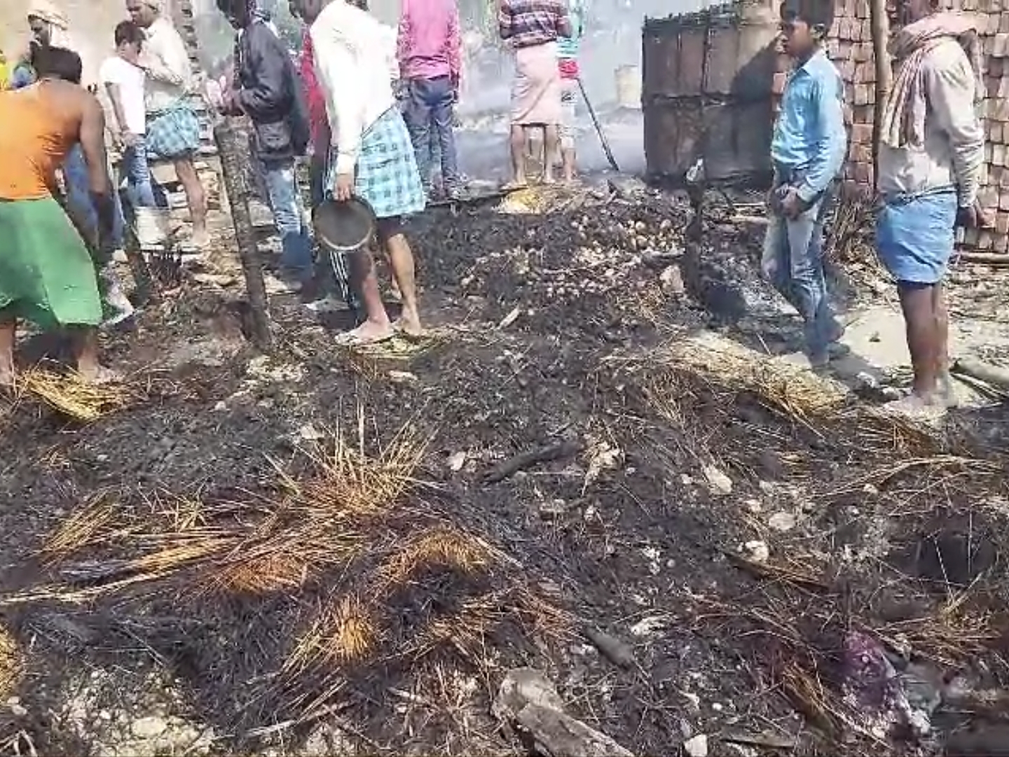 BAGHA NEWS, BIHAR NEWS, ACCIDENT NEWS, Fire brigade vehicle coming to ...