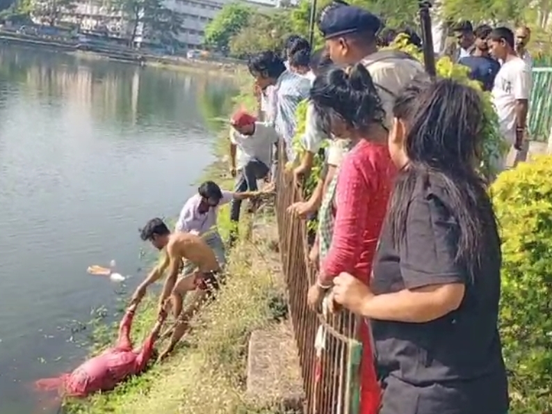 Dead body of old woman found in Dhatkidih pond | धातकीडीह तालाब में ...