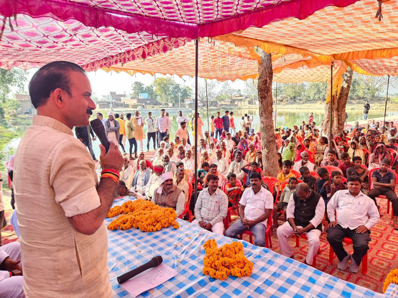 Construction of pond ghat in Baheri of Chandauli | चंदौली के बहेरी में ...