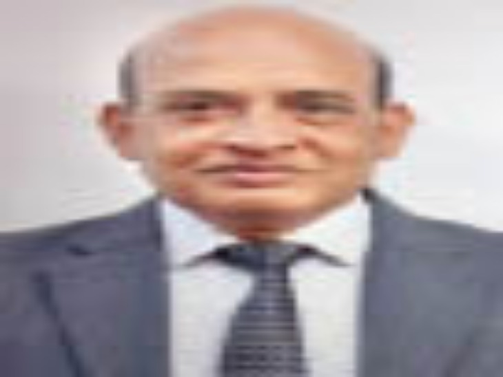 Justice Satyendra Kumar Singh took oath at Raj Bhavan on Sunday ...