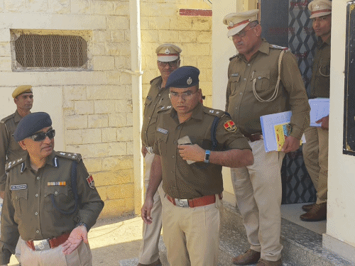 Pali Range IG reached Raniwada | पाली रेंज आईजी पहुंचे रानीवाड़ा ...