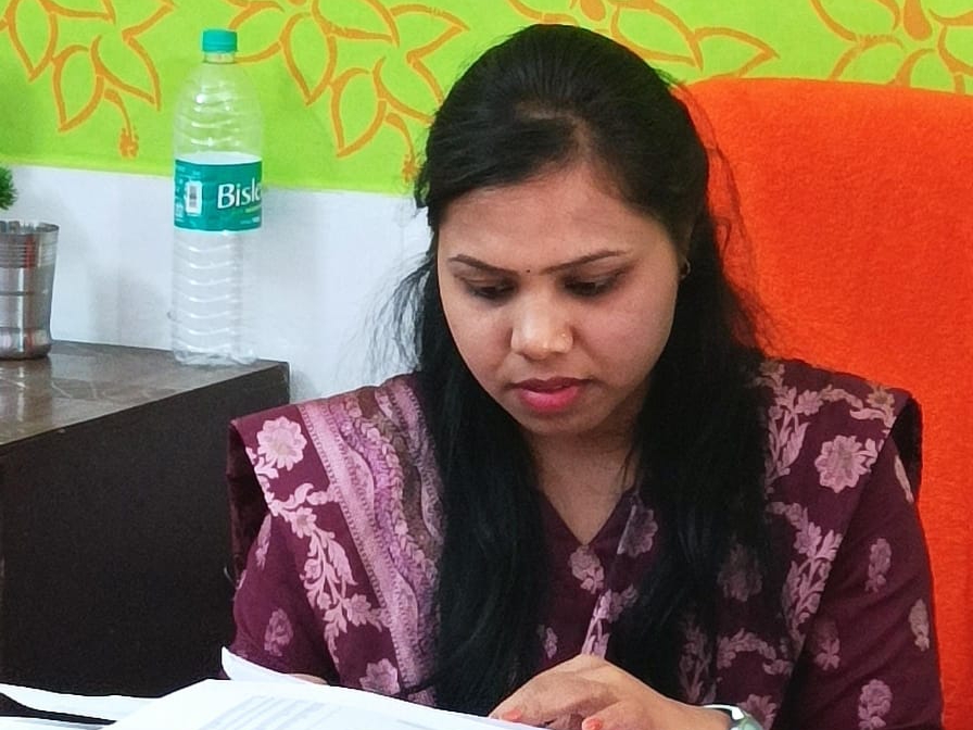 Shweta Maurya becomes the new BEO of Muhammadabad Gohna. | मुहम्मदाबाद ...
