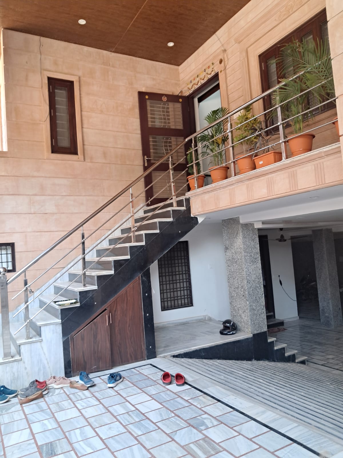 ACB action in case of disproportionate assets | आबकारी अधिकारी के ठिकानों पर ACB की रेड: 16 ...