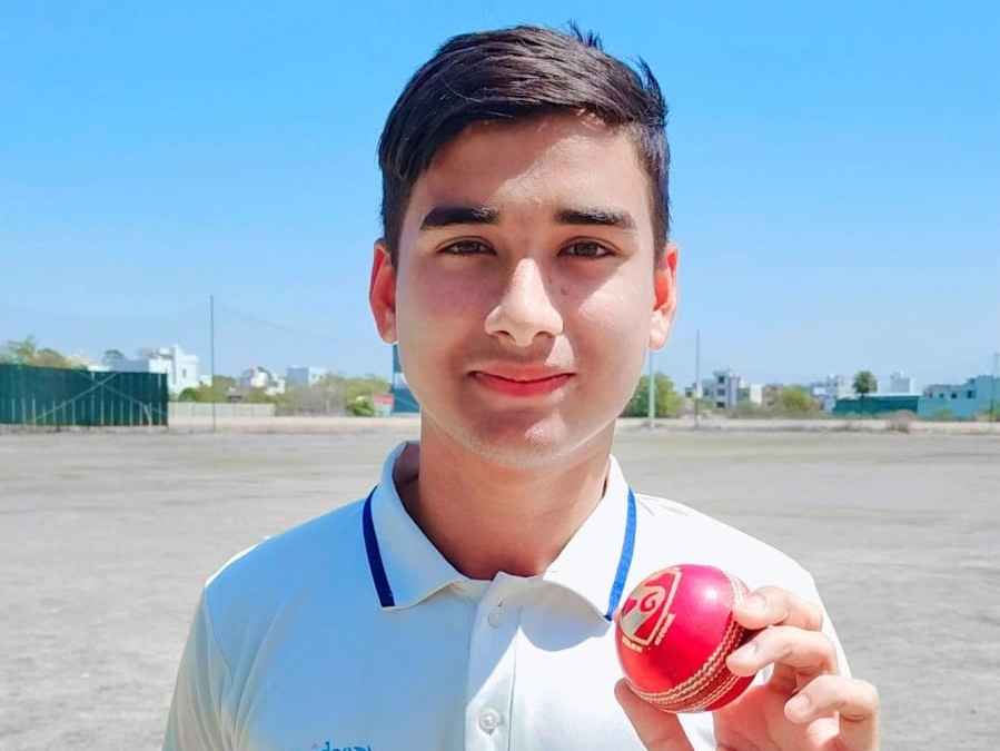 Pawan Singhal Under-18 Cricket Competition in Indore | इंदौर में पवन ...