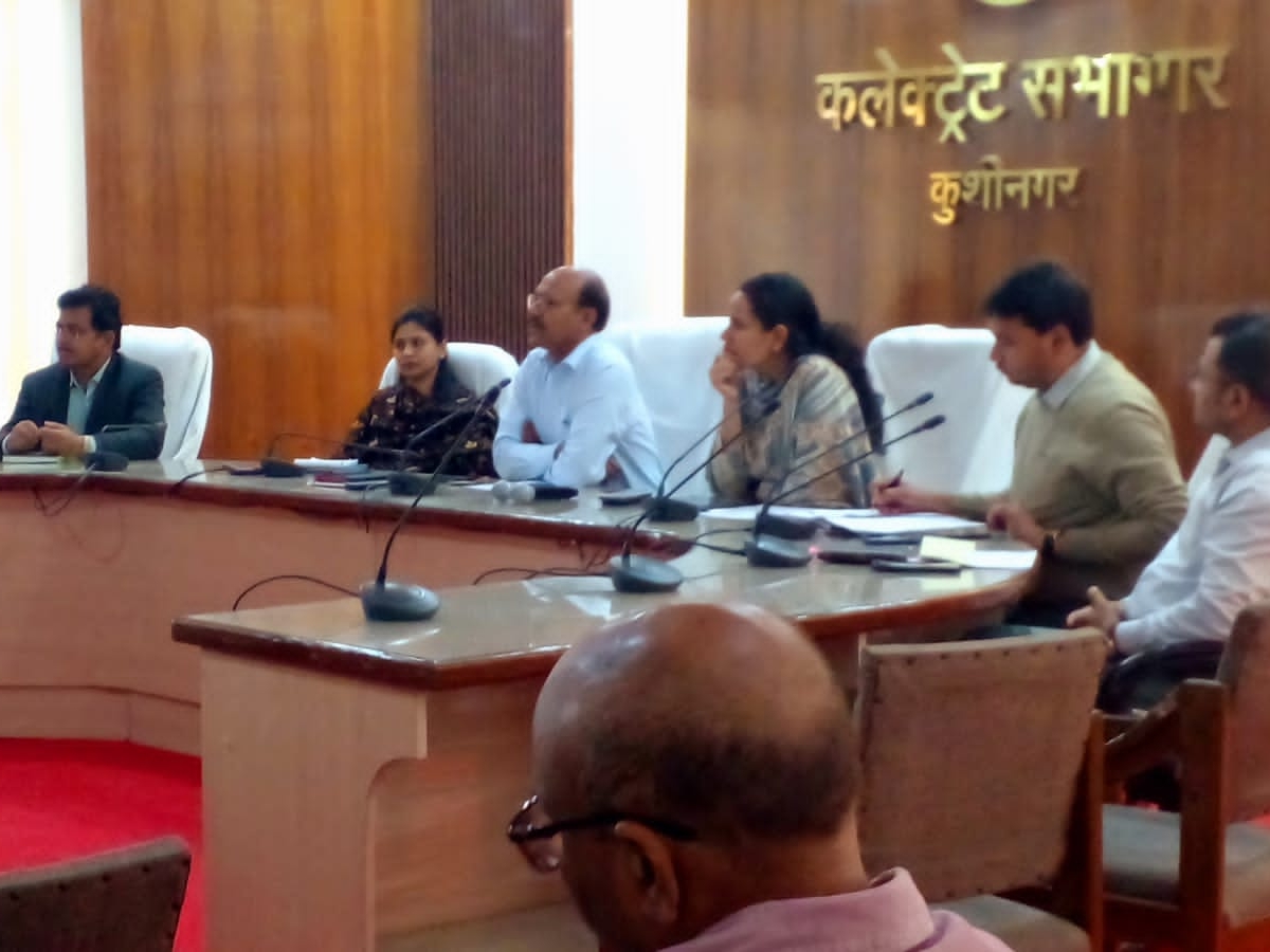 DM holds meeting with officers on Lok Sabha election duty | लोकसभा ...