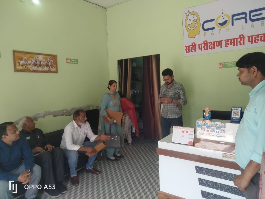 Charkhi Dadri CM flying team Lab sealed | चरखी दादरी में सील की गई लैब: सीएम फ्लाइंग टीम ने की ...