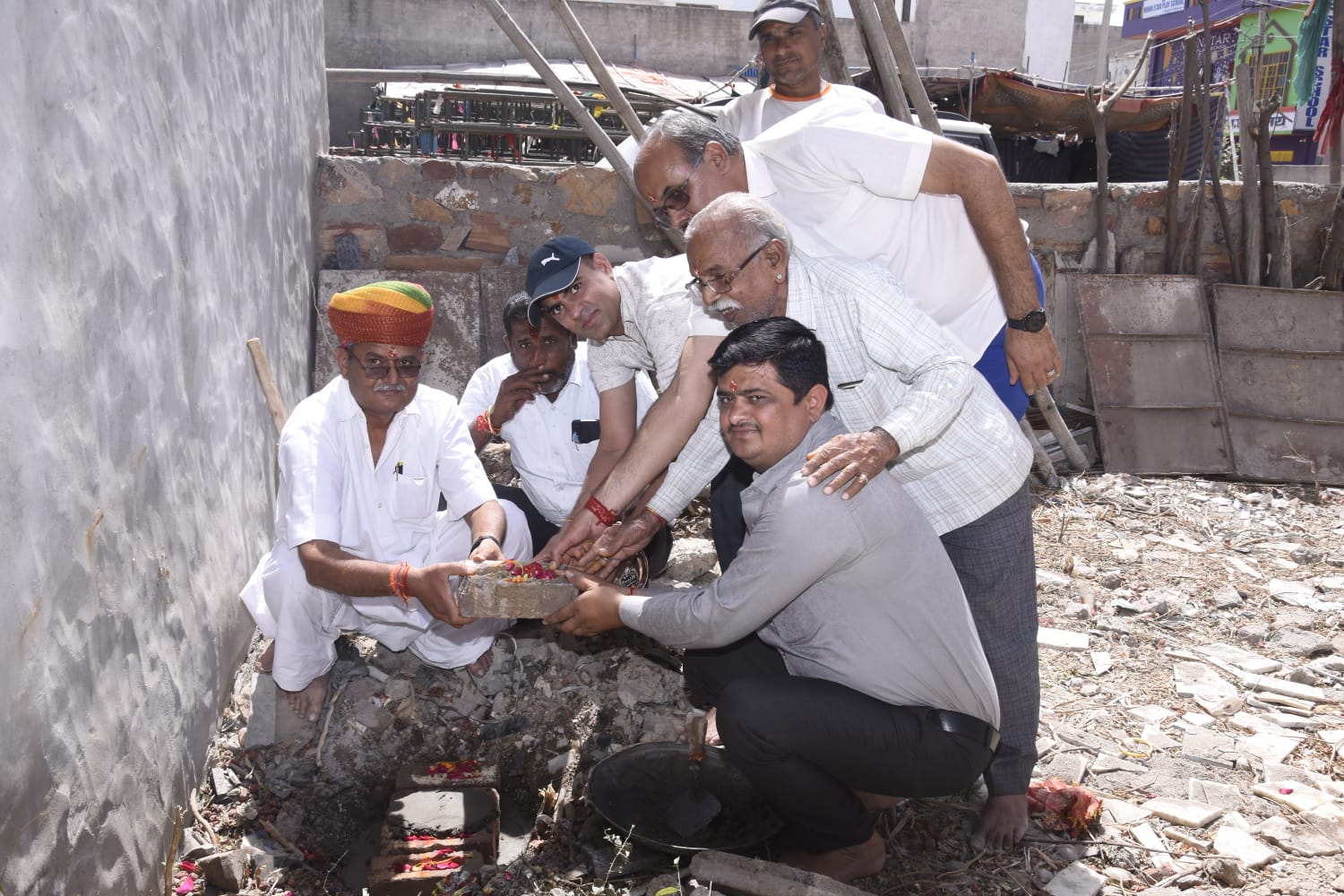 Bhoomi Pujan of Yagyashala was done for the consecration of Mahadev ...
