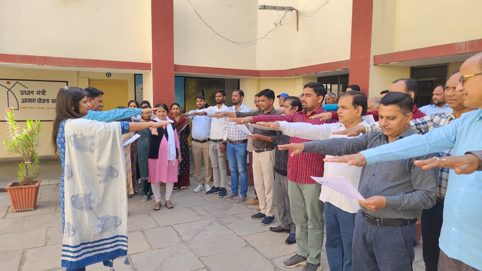 Voter awareness oath administered under sweep program | स्वीप कार्यक्रम ...