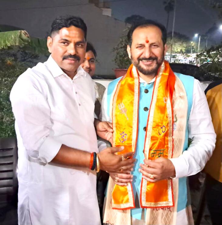 New minister Neeraj Singh honored | नए मंत्री नीरज सिंह को किया सम्मानित - Gaya News | Dainik ...