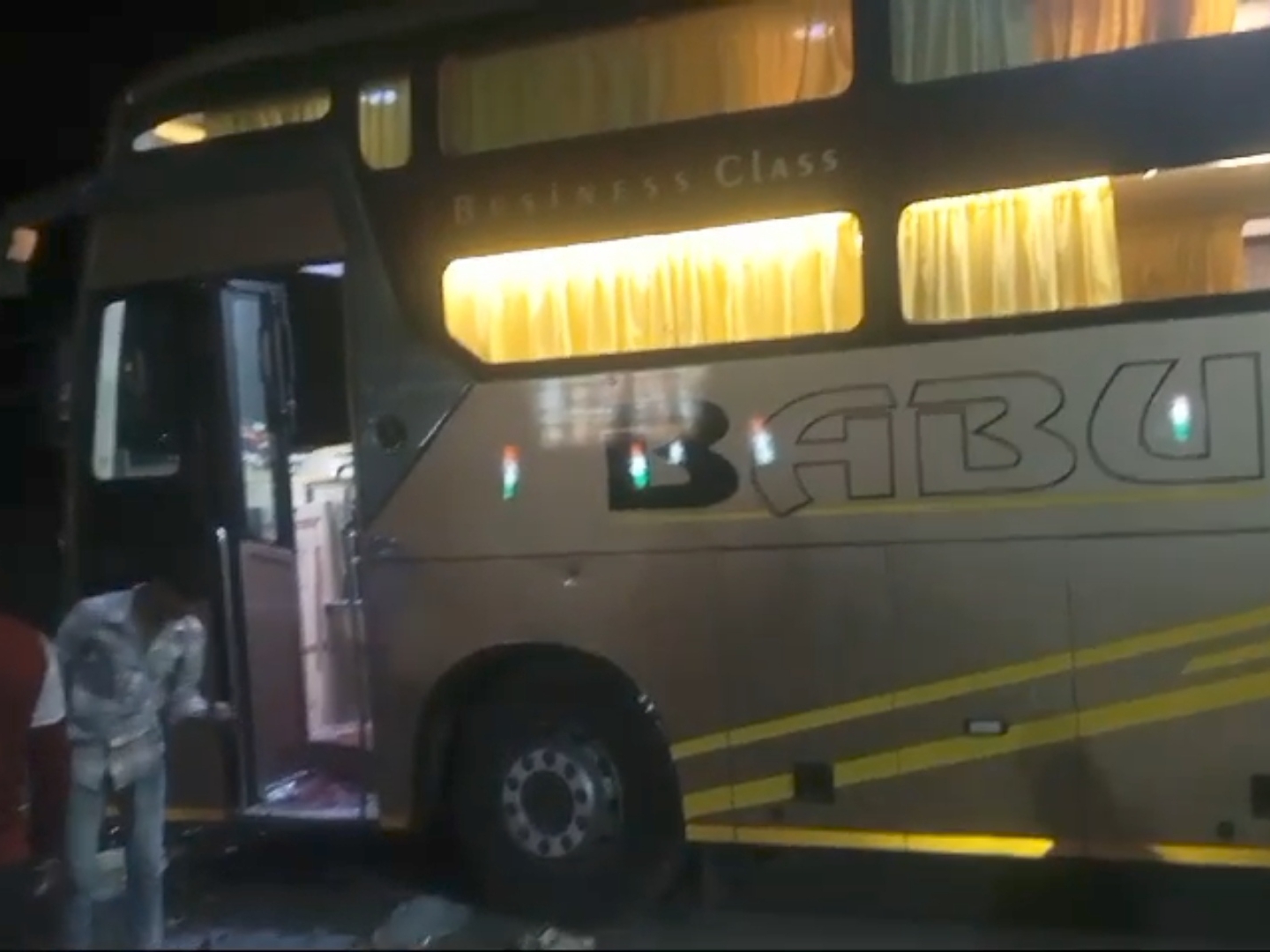 Stones pelted on passenger bus between Susner-Soyat | सुसनेर-सोयत के ...