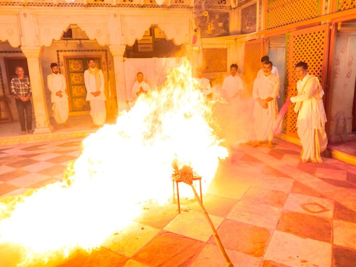Ral Darshan in Dwarkadhish Temple। kakroli। Rajsamand | द्वारिकाधीश ...