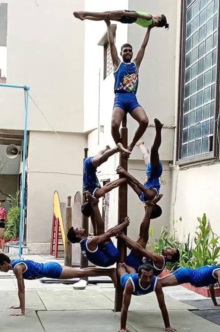 Folk artist will create world record of bravery art in Ayodhya.Ayodhya ...