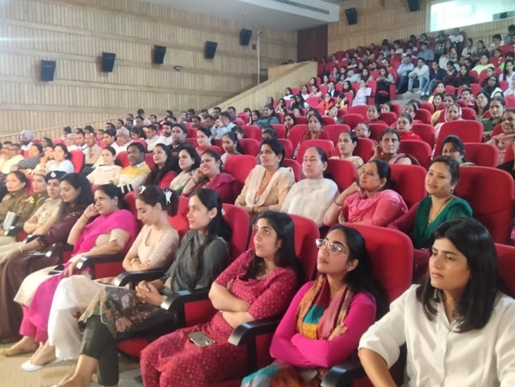 Haryana Women Commission Chairperson Renu Bhatia Visit SUPVA Rohtak ...