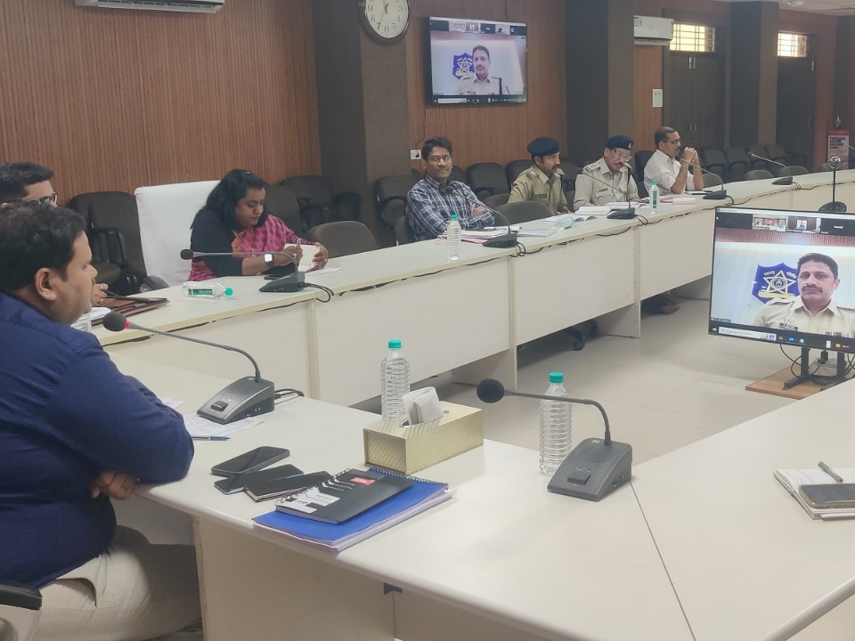 Video conferencing of officers of MP-Maharashtra border districts