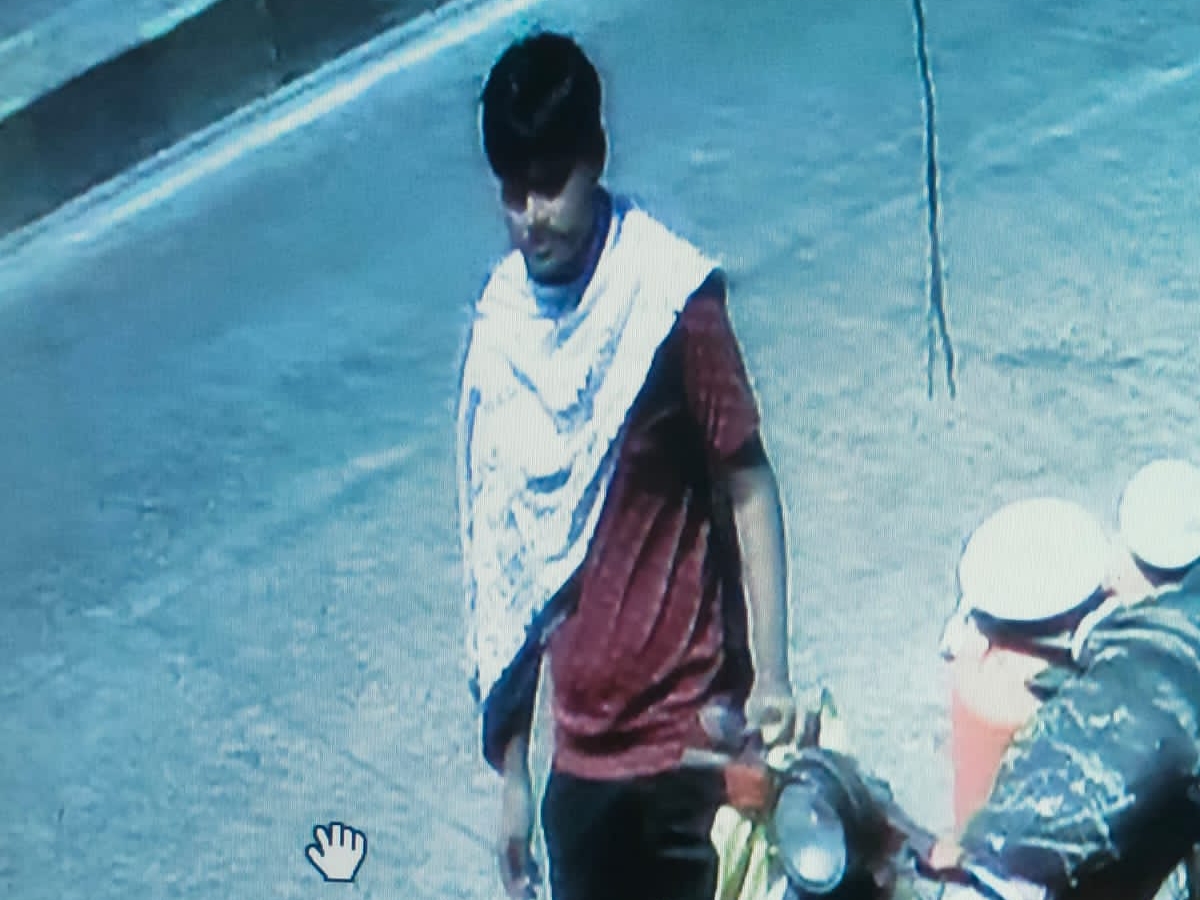 Bag full of money stolen in broad daylight in Agar