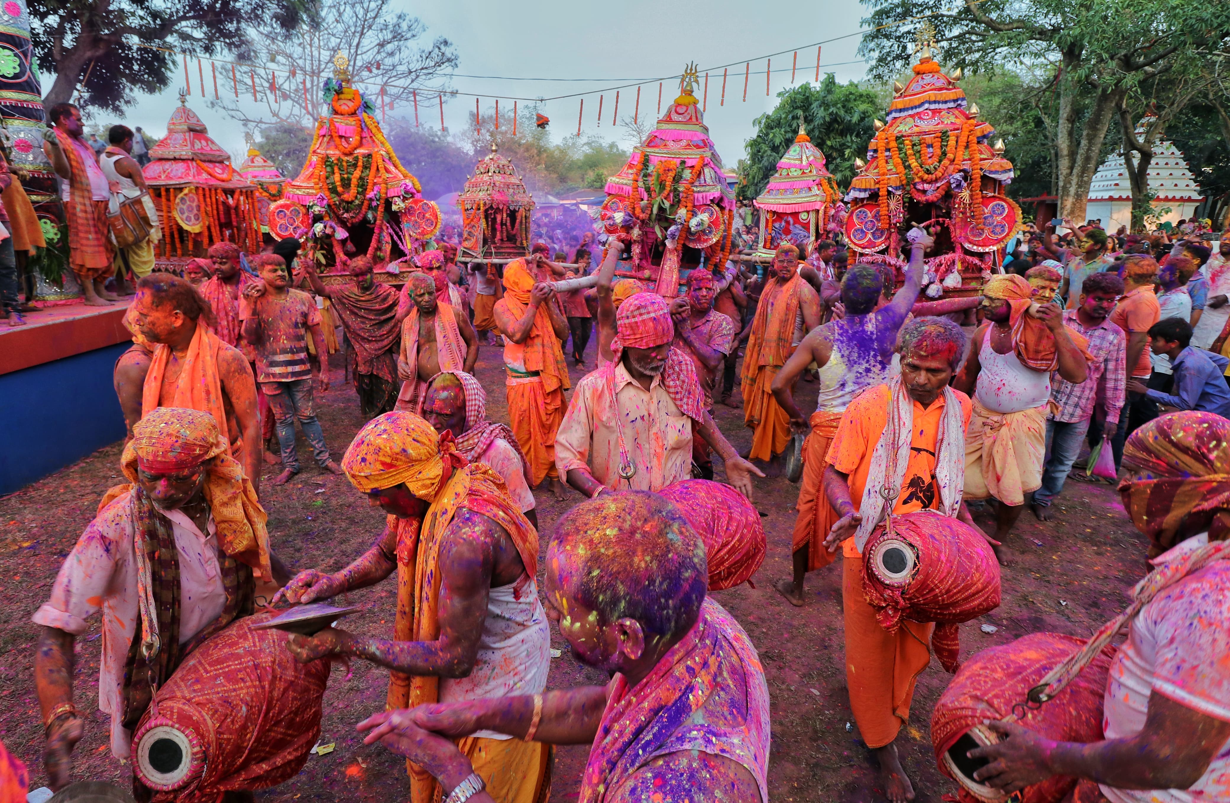 Dol Purnima: Preparations completed to take out the doli of Lord ...