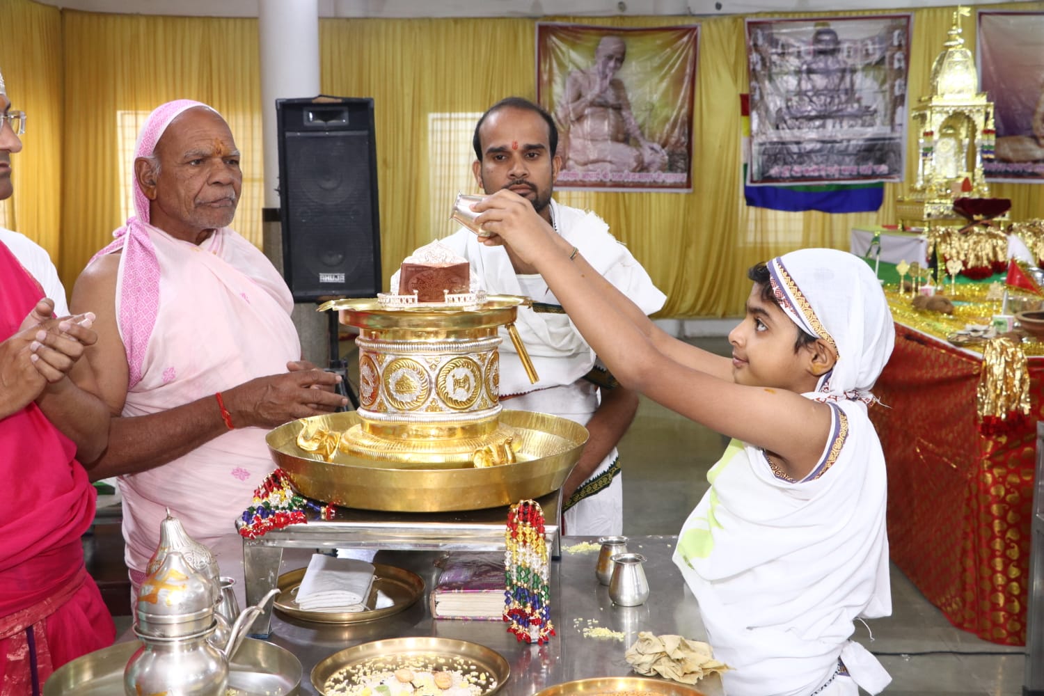 Siddha Chakra Mahamandal Vidhan in Minal Jain Temple Sarvadharma Bhopal ...