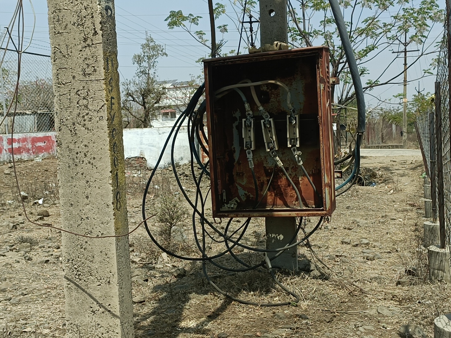 Transformers in the open at many places in the city | नगर में जगह-जगह ...