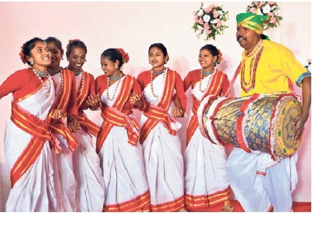 Traditional tribal dances were performed in Janani Jhumar Folk Dance ...