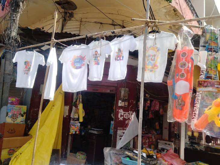 Big demand for betel and saffron gujijis in the market | बाजार में पान ...