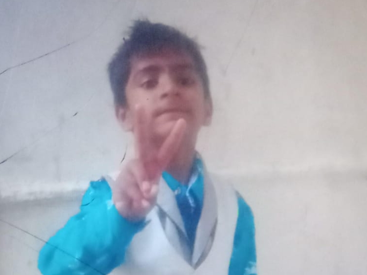 Mud wall falls on 7 year old child, death | 7 साल के बच्चे पर गिरा ...